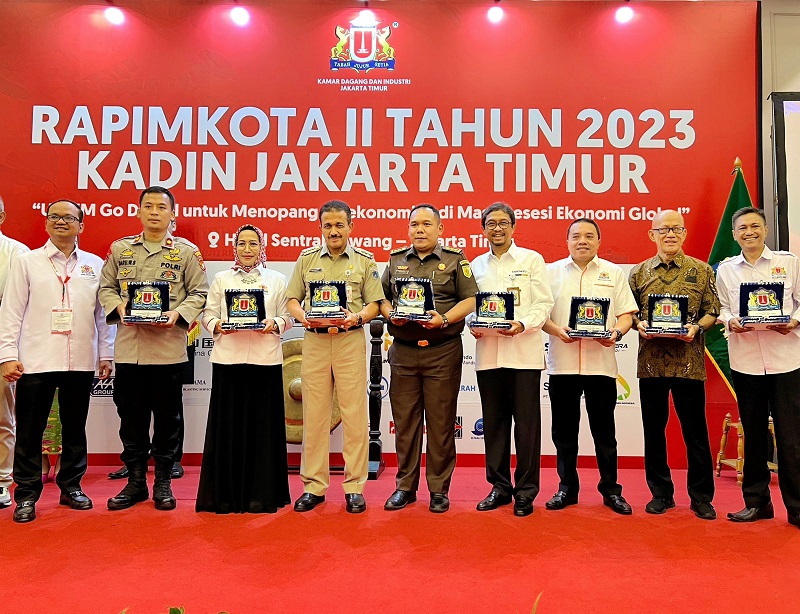 Kakanwil DJP Jaktim Sosialisasikan NIK-NPWP di Rapimkota II KADIN ...